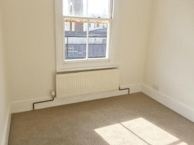 3 bedroom flat to rent