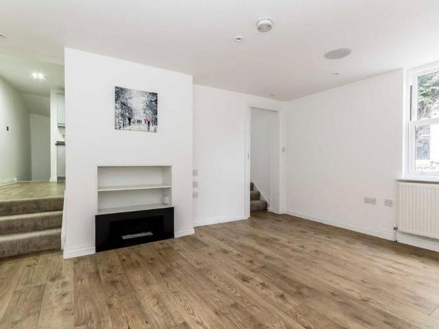 3 bedroom flat to rent