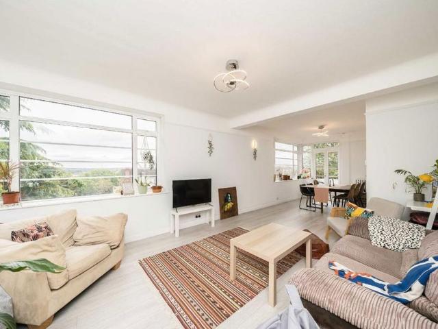3 bedroom flat to rent