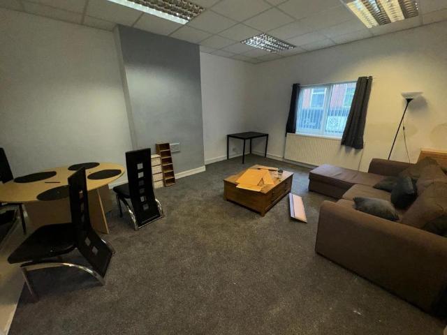 3 bedroom flat to rent