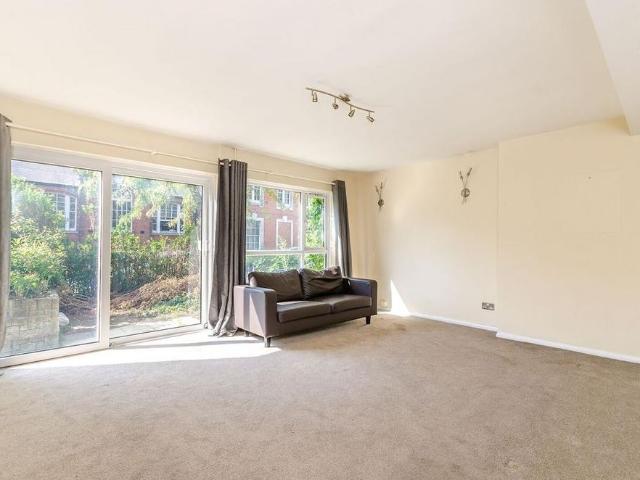 3 bedroom flat to rent
