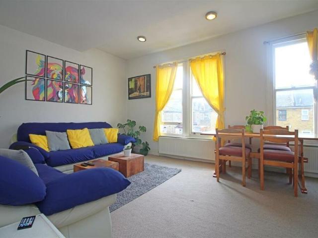 3 bedroom flat to rent