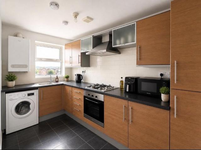 3 bedroom flat to rent