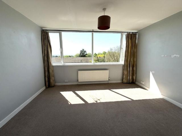 3 bedroom flat to rent