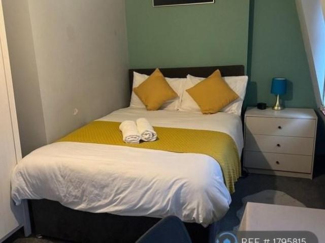 3 bedroom flat to rent