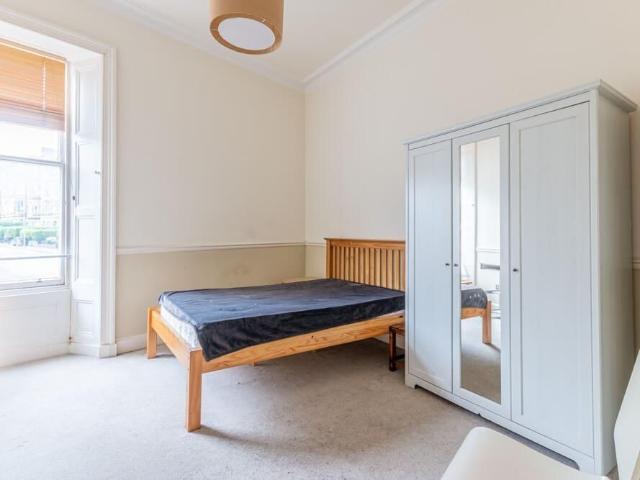 3 bedroom flat to rent