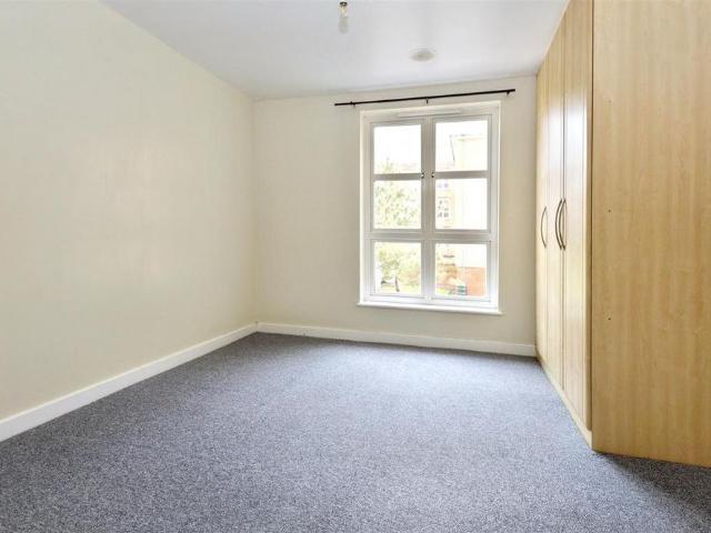 3 bedroom flat to rent