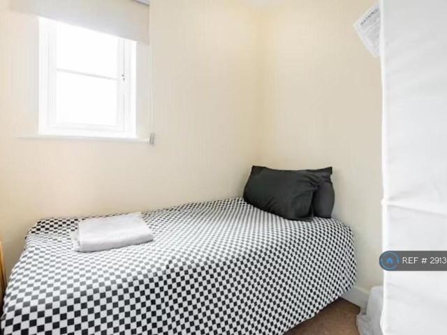 3 bedroom flat to rent