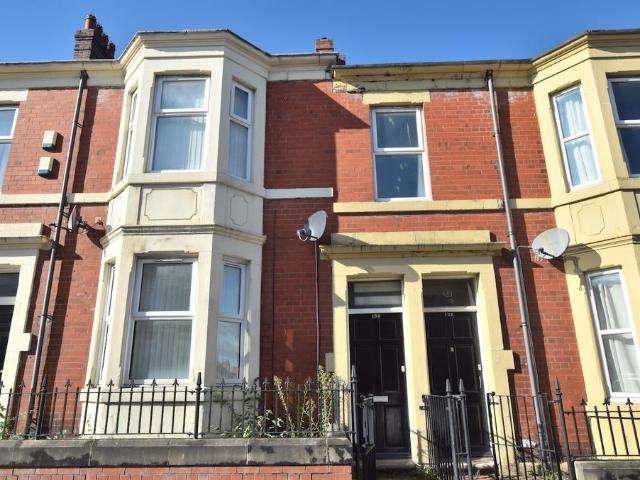 3 bedroom flat to rent