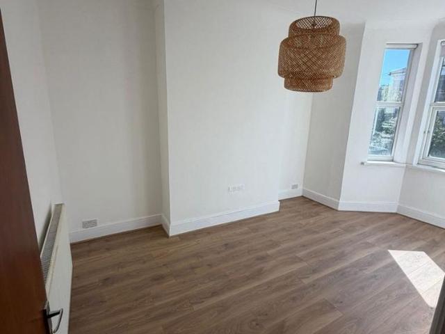 3 bedroom flat to rent