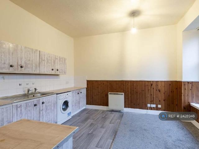 3 bedroom flat to rent
