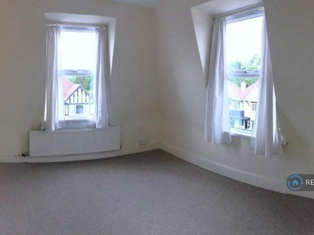 3 bedroom flat to rent