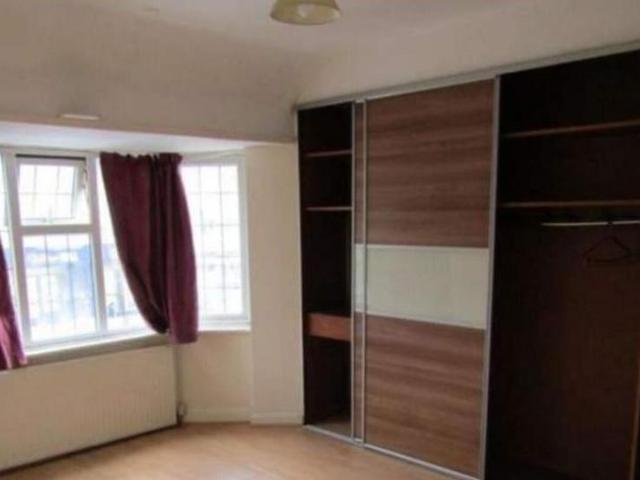 3 bedroom flat to rent
