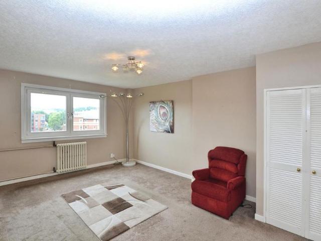 3 bedroom flat to rent