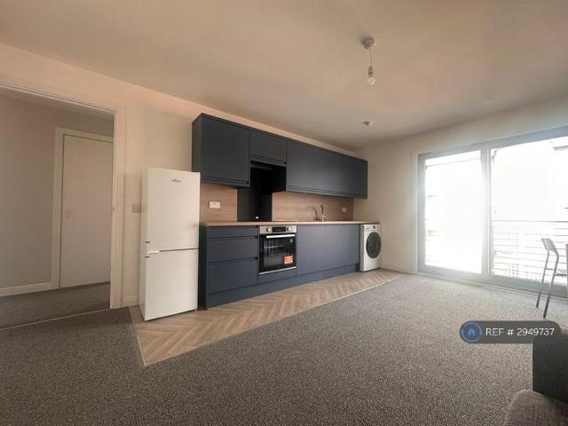3 bedroom flat to rent