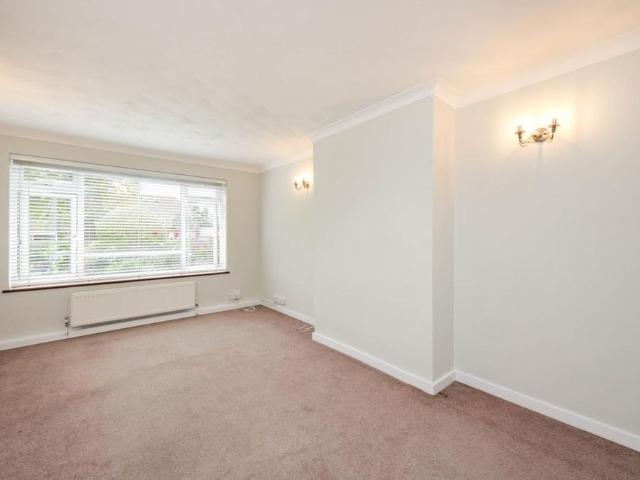 3 bedroom flat to rent
