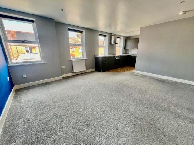 3 bedroom flat to rent