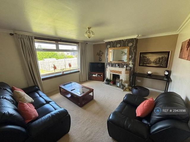 3 bedroom flat to rent