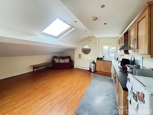 3 bedroom flat to rent