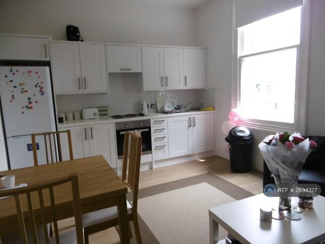 3 bedroom flat to rent