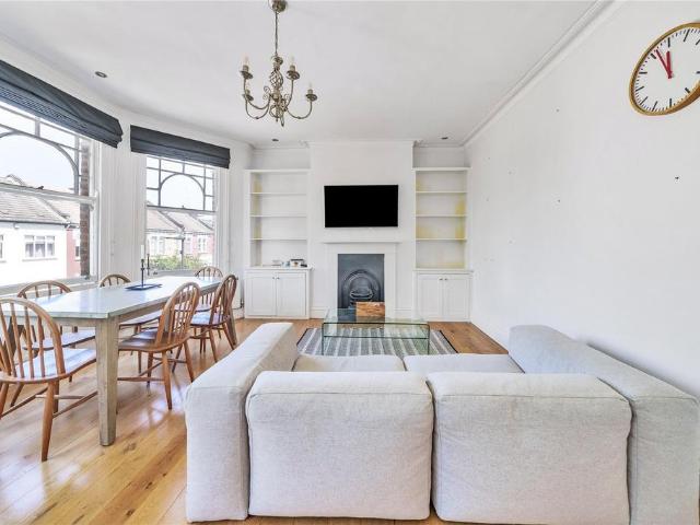 3 bedroom flat to rent