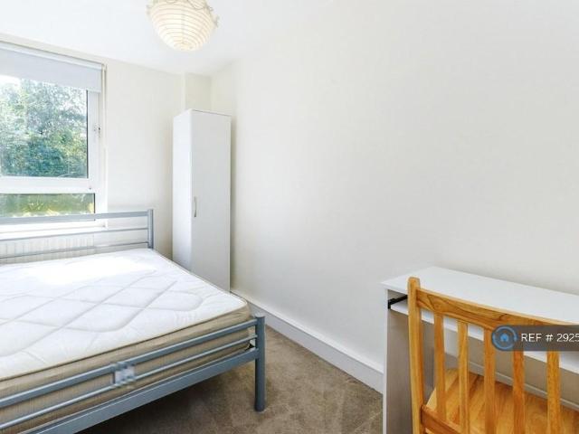 3 bedroom flat to rent