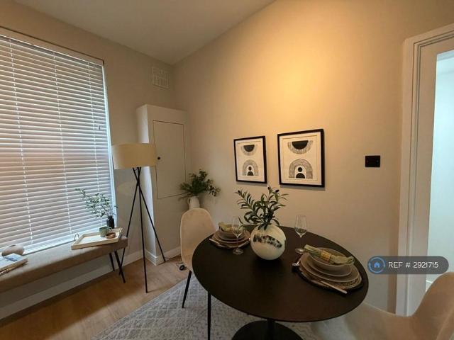 3 bedroom flat to rent