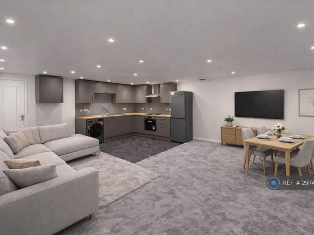 3 bedroom flat to rent