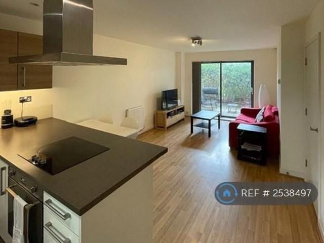 3 bedroom flat to rent