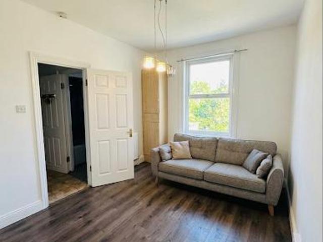 3 Bedroom flat with garden Available Now!