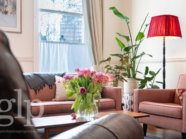 3 Bedroom Flat, Bloomsbury Square, Bloomsbury, WC1A