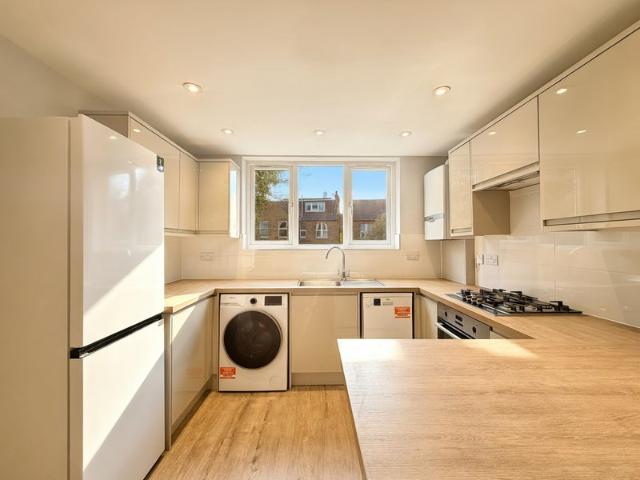 3 Bedroom Flat | Finchley Central | Available Imme