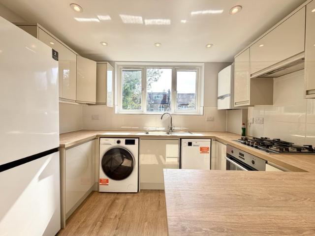 3 Bedroom Flat | Finchley Central | Available Imme