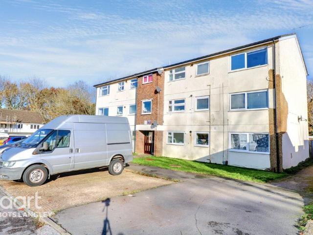 3 bedroom flat for sale