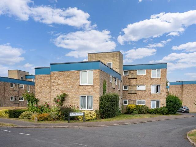 3 bedroom flat for sale
