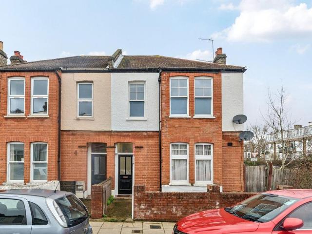 3 bedroom flat for sale
