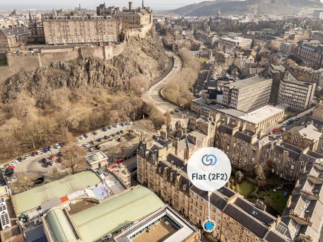 3 bedroom flat for sale