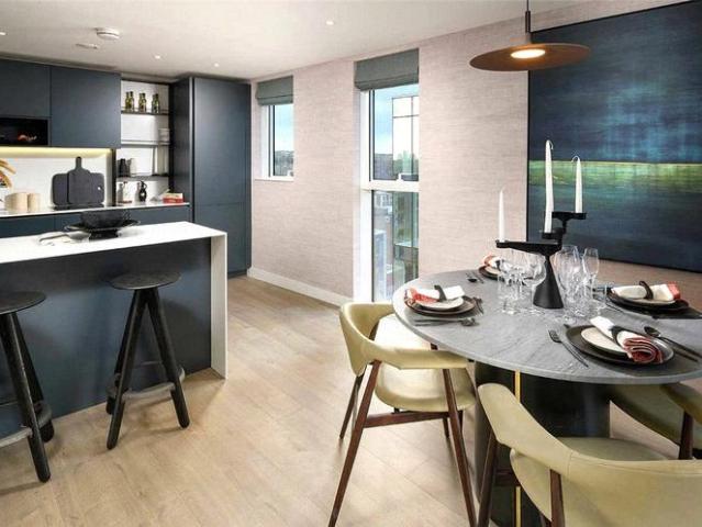 3 bedroom flat for sale