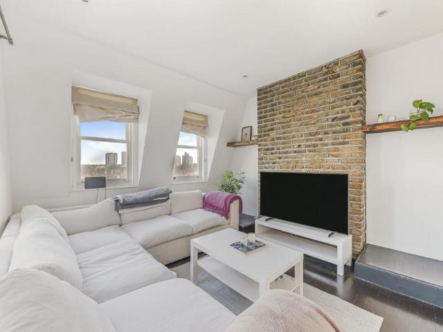 3 bedroom flat for sale