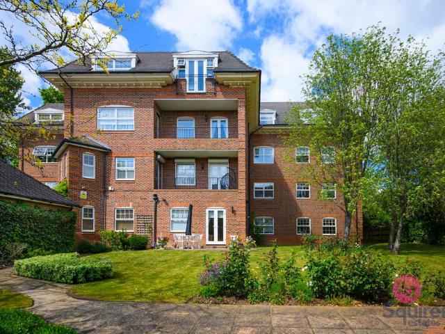 3 bedroom flat for sale