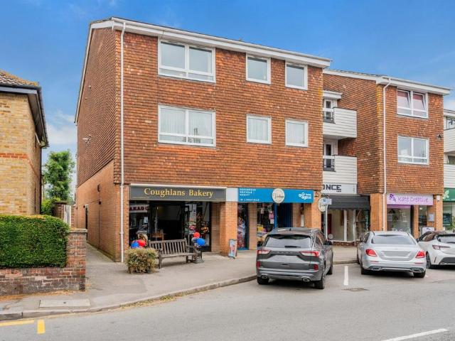 3 bedroom flat for sale