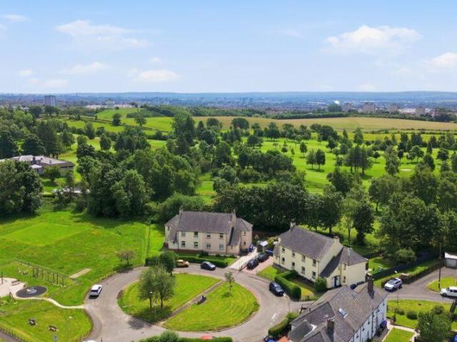 3 bedroom flat for sale
