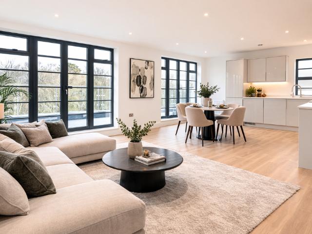 3 bedroom flat for sale