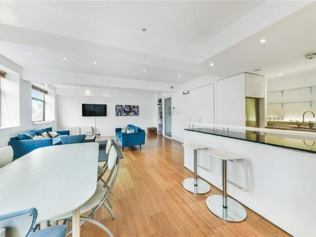 3 bedroom flat for sale