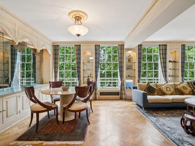 3 bedroom flat for sale