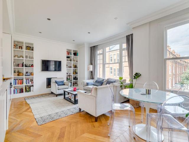 3 bedroom flat for sale