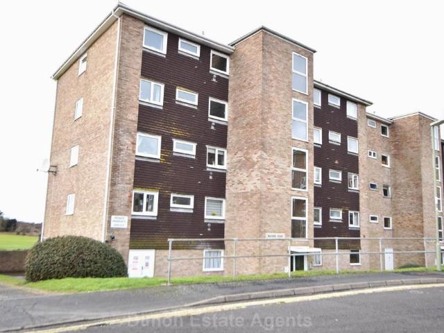3 bedroom flat for sale