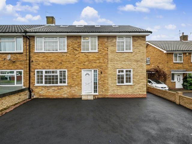 3 bedroom flat for sale