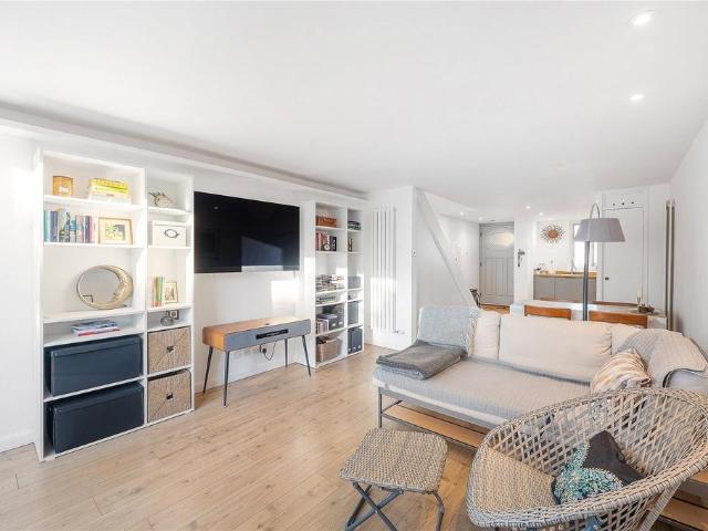 3 bedroom flat for sale