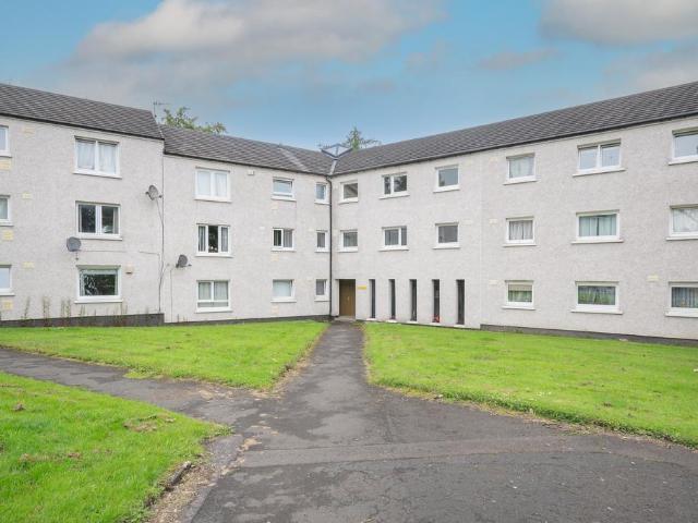 3 bedroom flat for sale